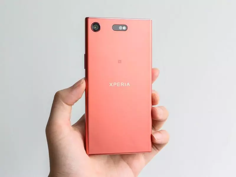 Cara Root dan Instal Pemulihan TWRP Di Sony Xperia XZ1 Compact